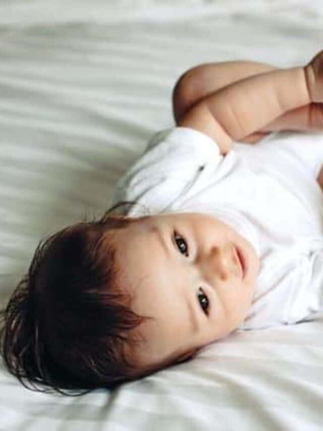 Help Your Baby with Distracted Nursing Story | Evidence-based mommy